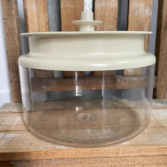 Tupperware | Kitchen | Tupperware Acrylic Canister With Push Button Top ...